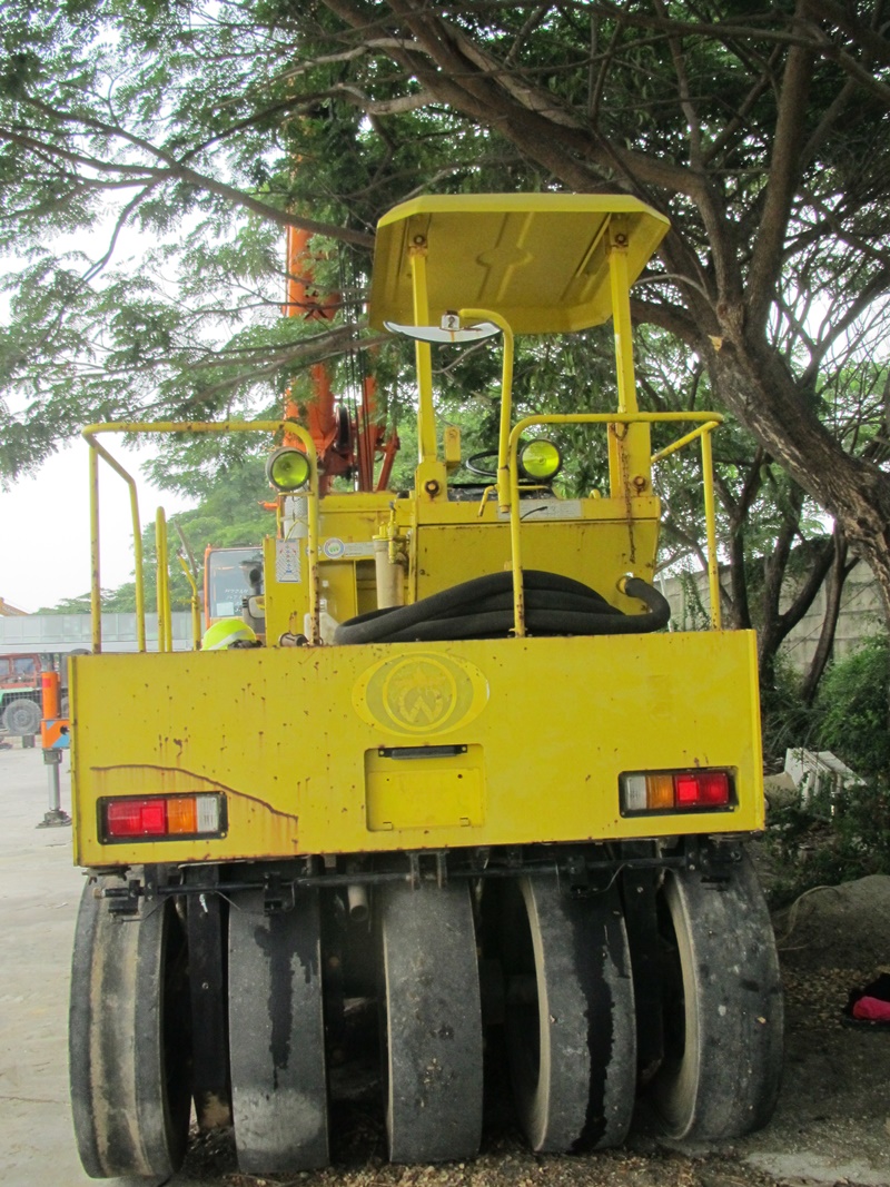 Pneumatic Tire Roller Sakai TS200 - EXXA - Pusat Alat Berat