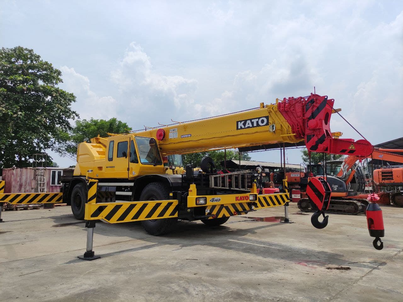 Kato KR-50H-L2 Rough Terrain Crane - EXXA