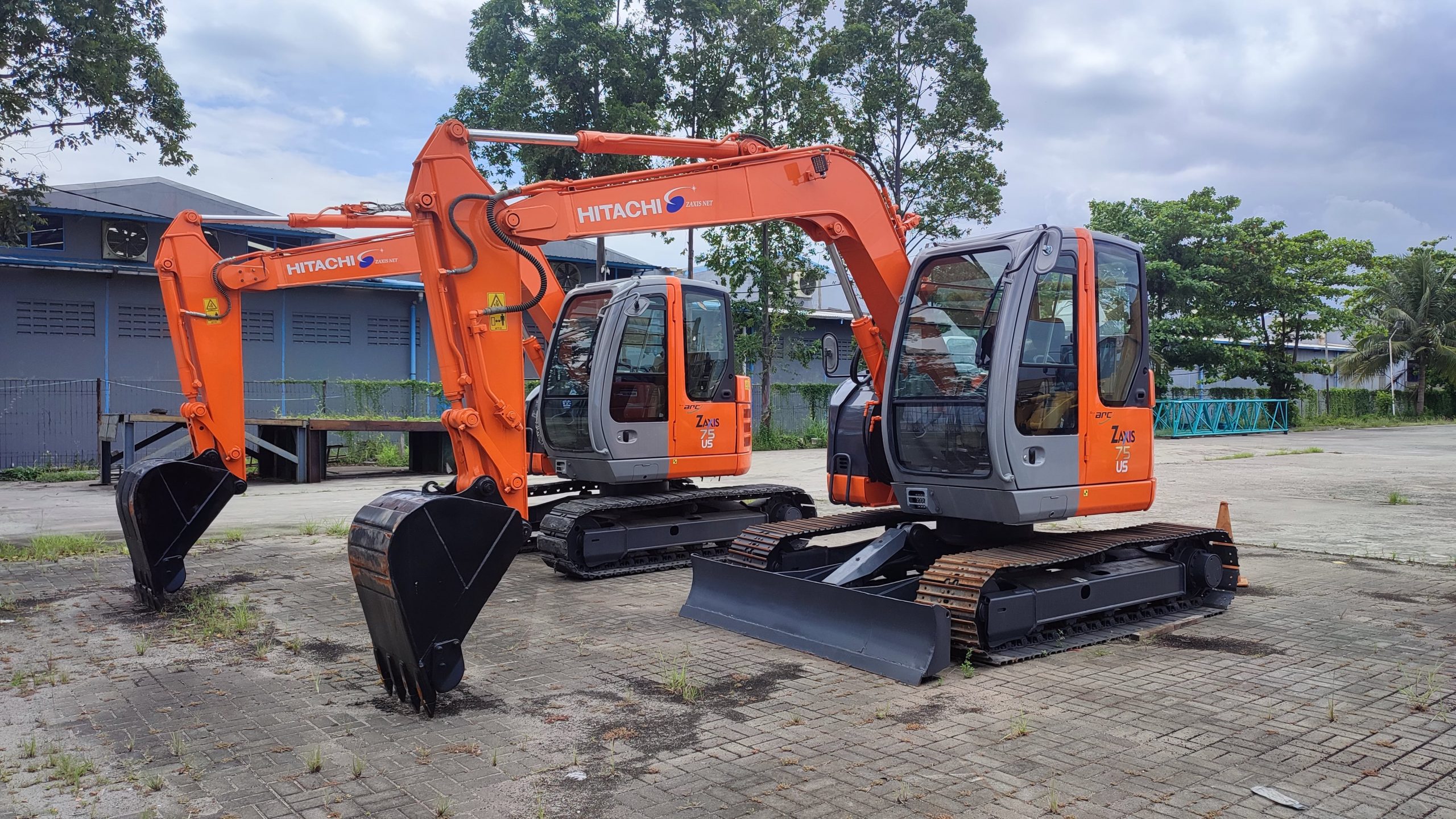 HITACHI EXCAVATOR ZX75US-A BUILT UP - EXXA